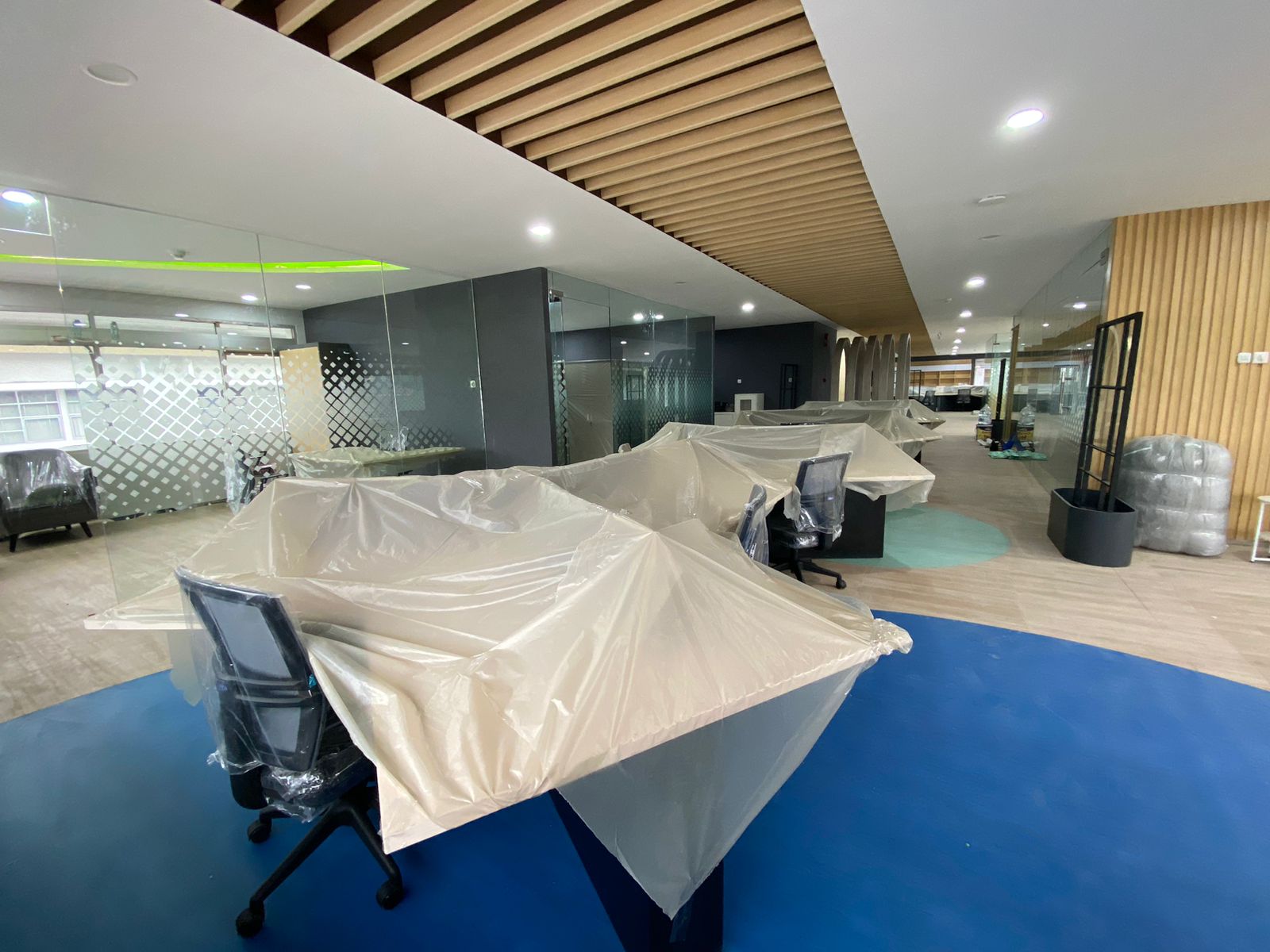 Meja Kubikal - Inverio Furniture